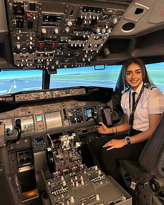 4.7K views · 425 reactions | Cockpit view Boeing 787 watch Smooth landing #airplane #pilotlife #aviation #americangirl #pilotstuff #boeing787dreamliner #femalepilot | The pilots | Facebook